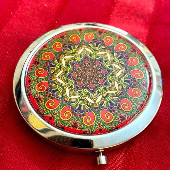 Vintage | Accessories | Vintage 9s Green N Orange Design Compact Mirror ...